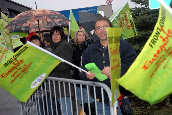 Le Front commun manifeste pour dénouer les nœuds qui persistent dans la ...