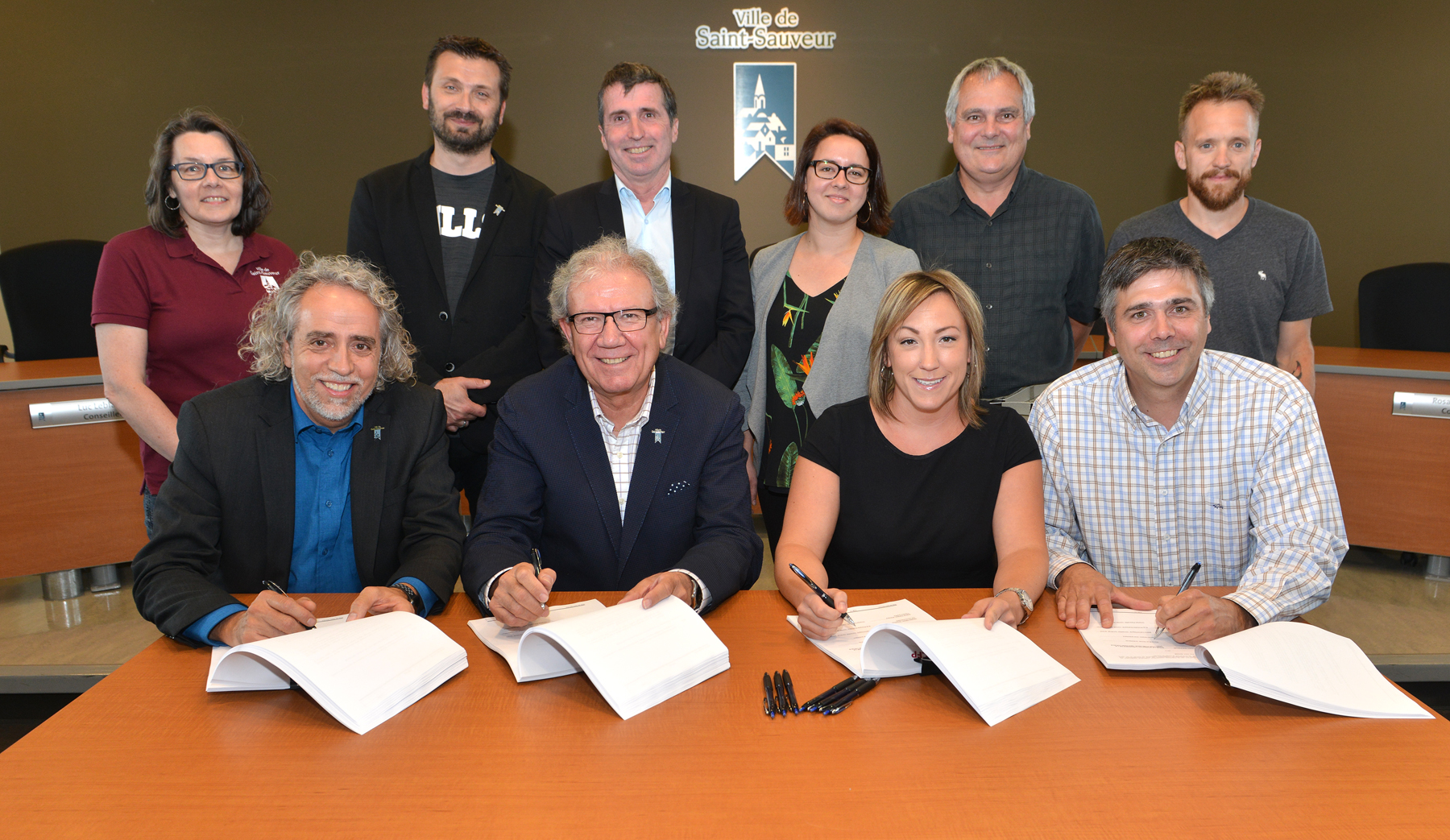 Entente de sept ans pour les cols blancs et cols bleus de Saint-Sauveur